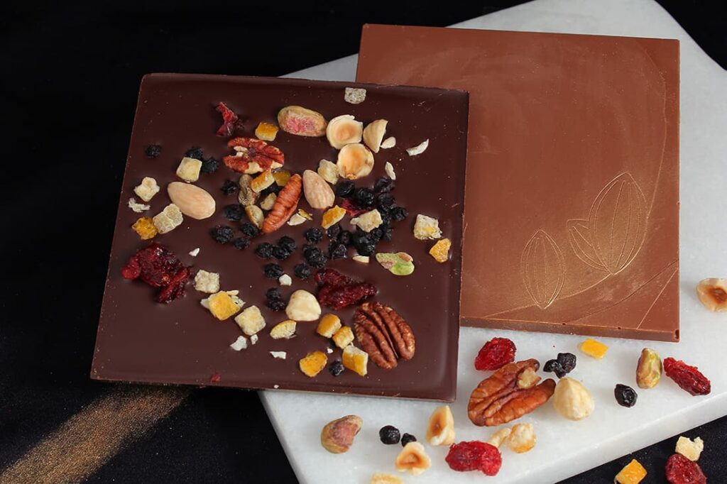 Tablette chocolat fruit et noix -Pâtisserie Chocolaterie Raffin